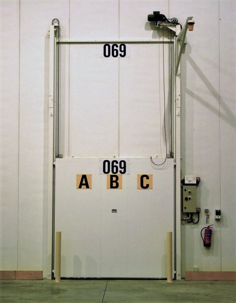 Vertical Sliding Cold Store Doors | From Clark Door